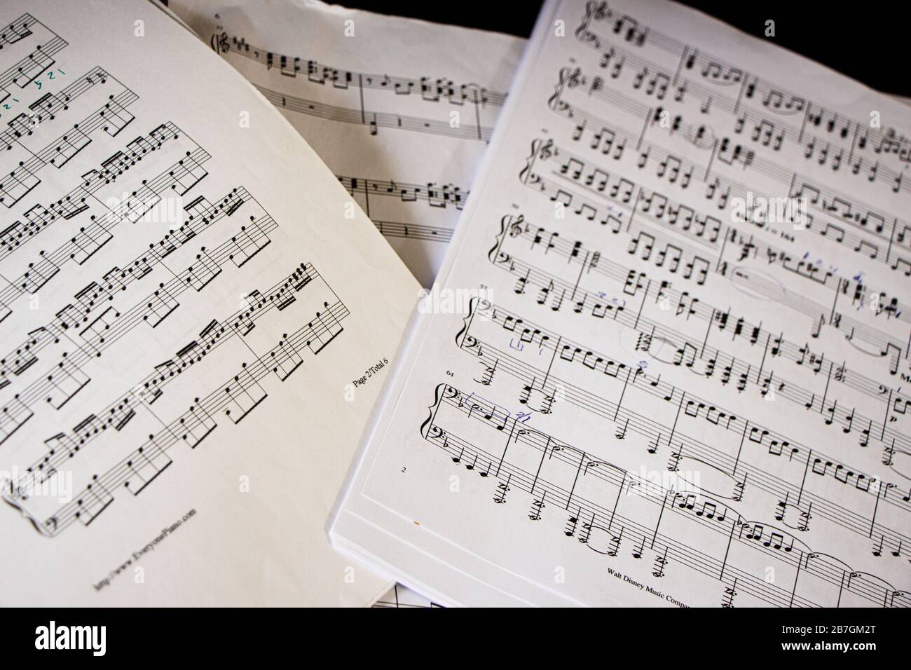 Sheet music notes hi-res stock photography and images - Alamy