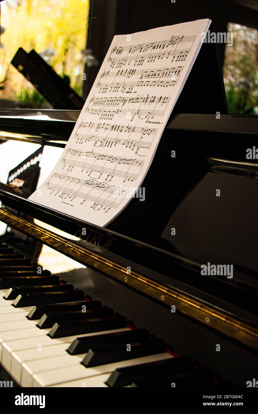 Piano sheet music notes hi-res stock photography and images - Alamy