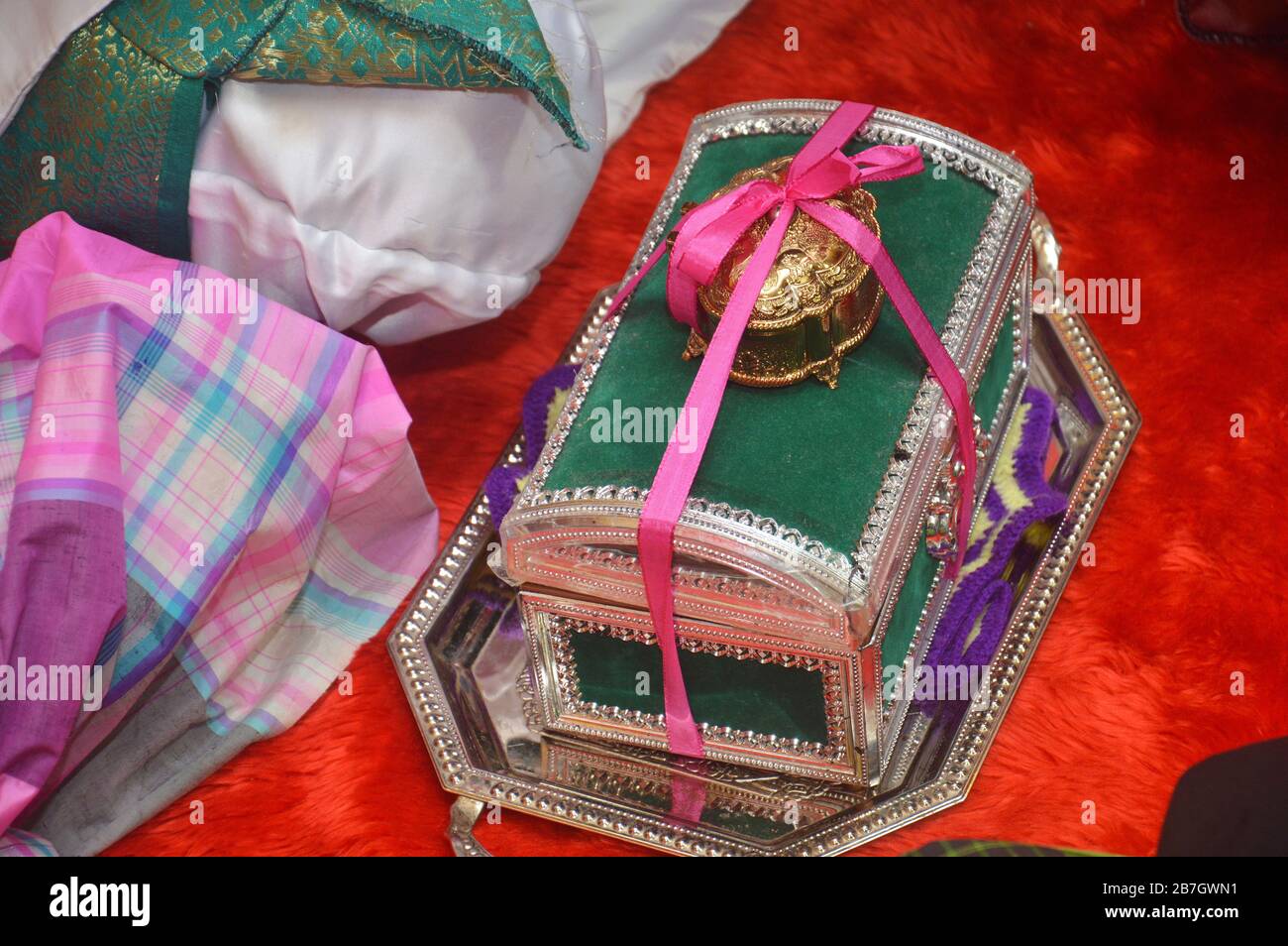 Panaik money hi-res stock photography and images - Alamy