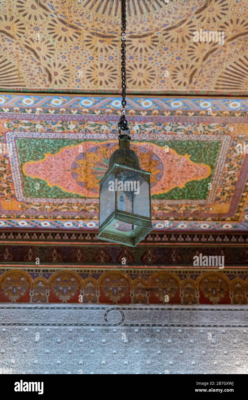 Arabic palace inside hi-res stock photography and images - Alamy