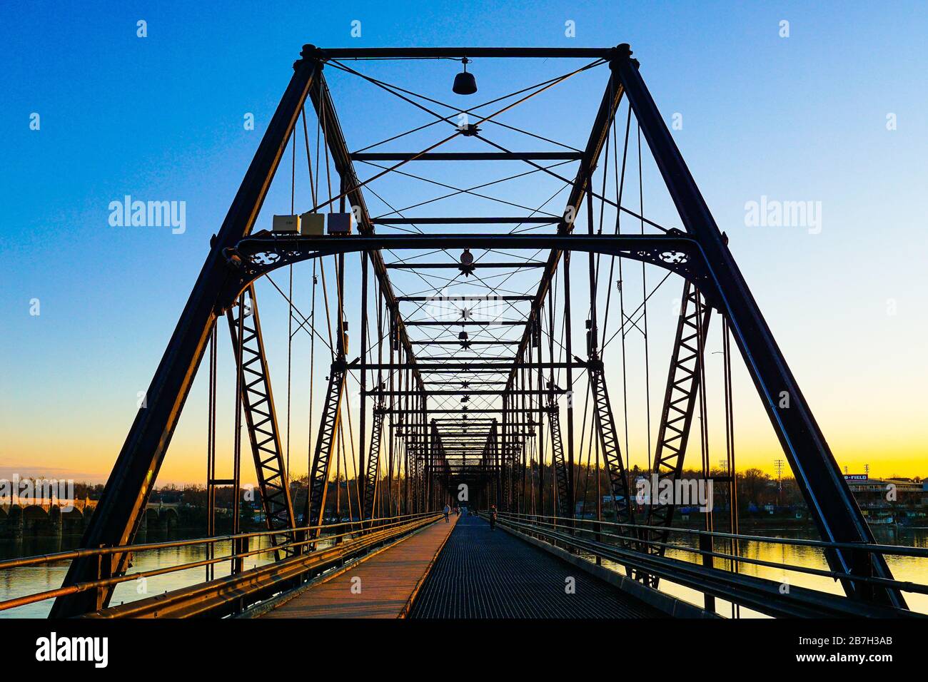Bridge truss hi-res stock photography and images - Alamy