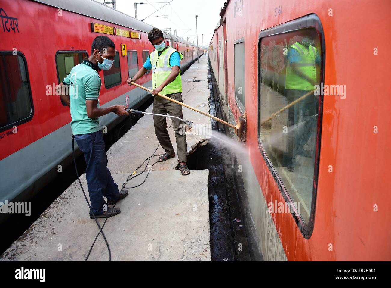 Measure 114 hi-res stock photography and images - Alamy