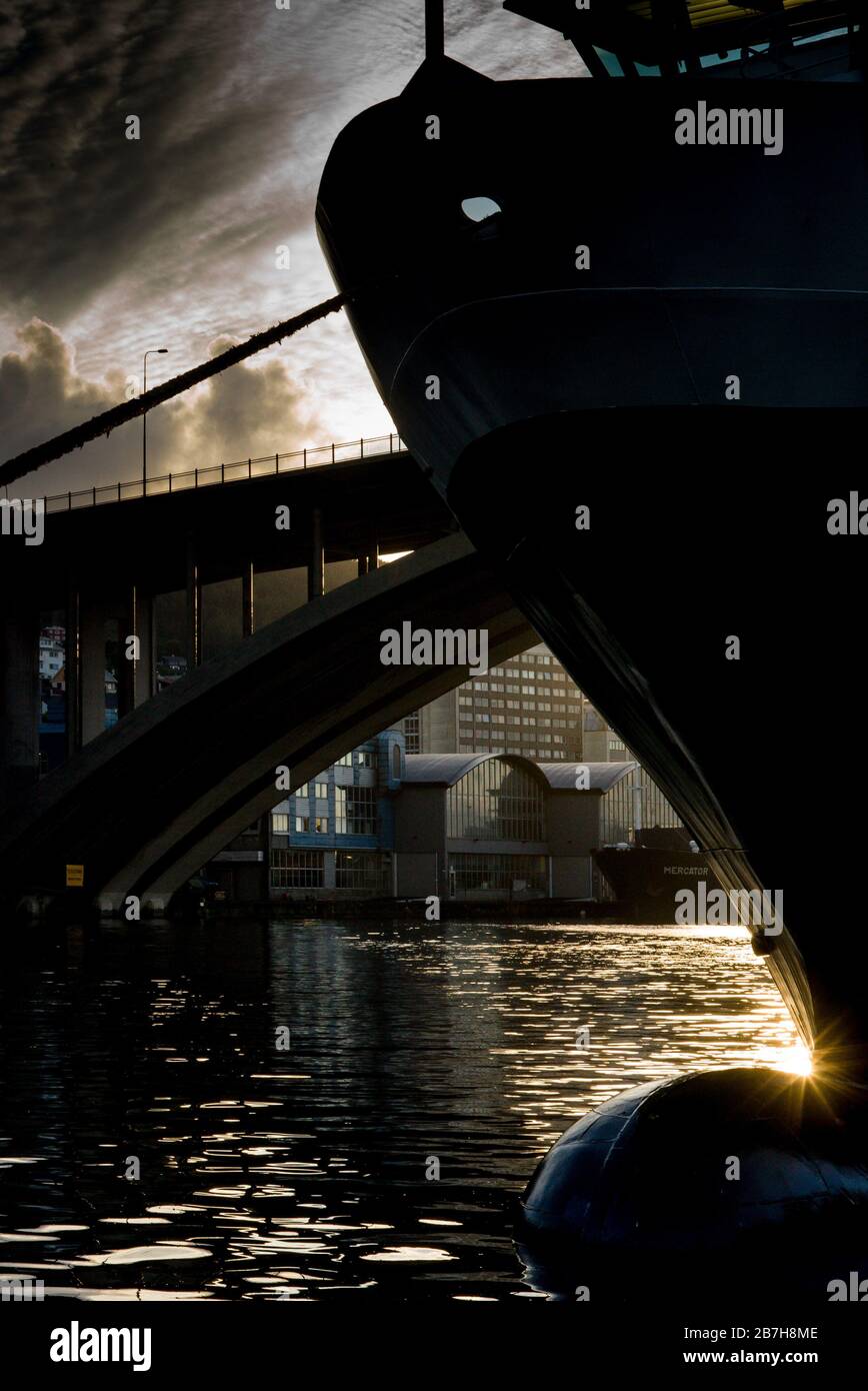dramatic harbour and bridge Stock Photo - Alamy