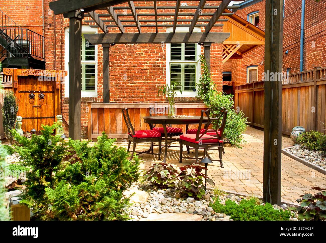 Backyard porches hi-res stock photography and images - Alamy