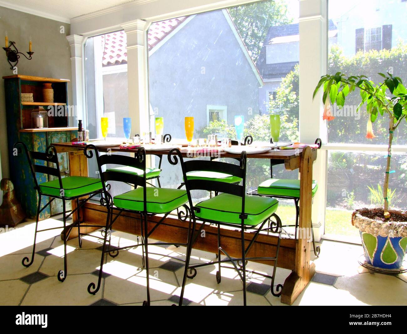 Enclosed garden hi-res stock photography and images - Alamy