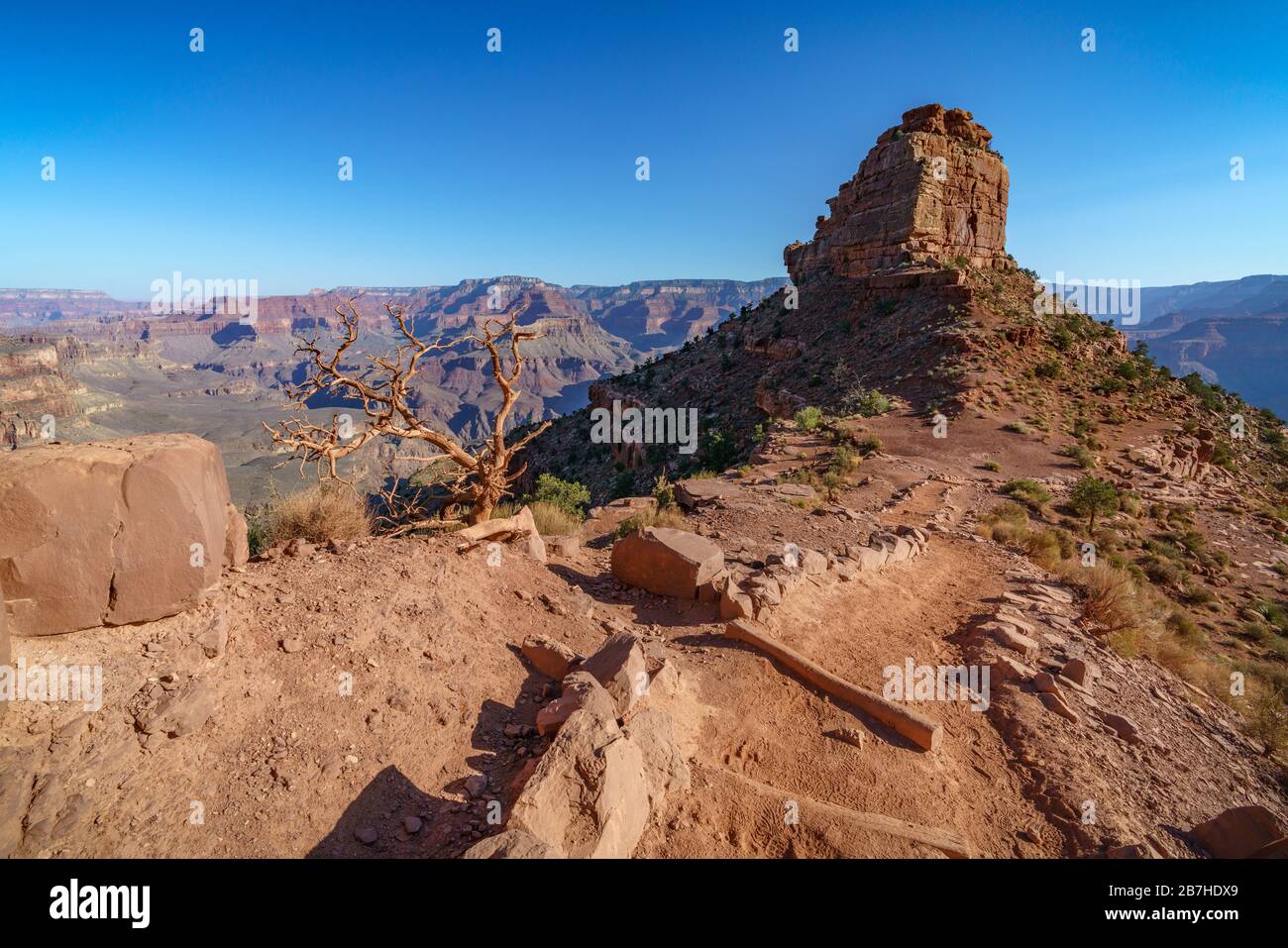 hiking the south kaibab trail at cedar ridge in grand canyon national ...