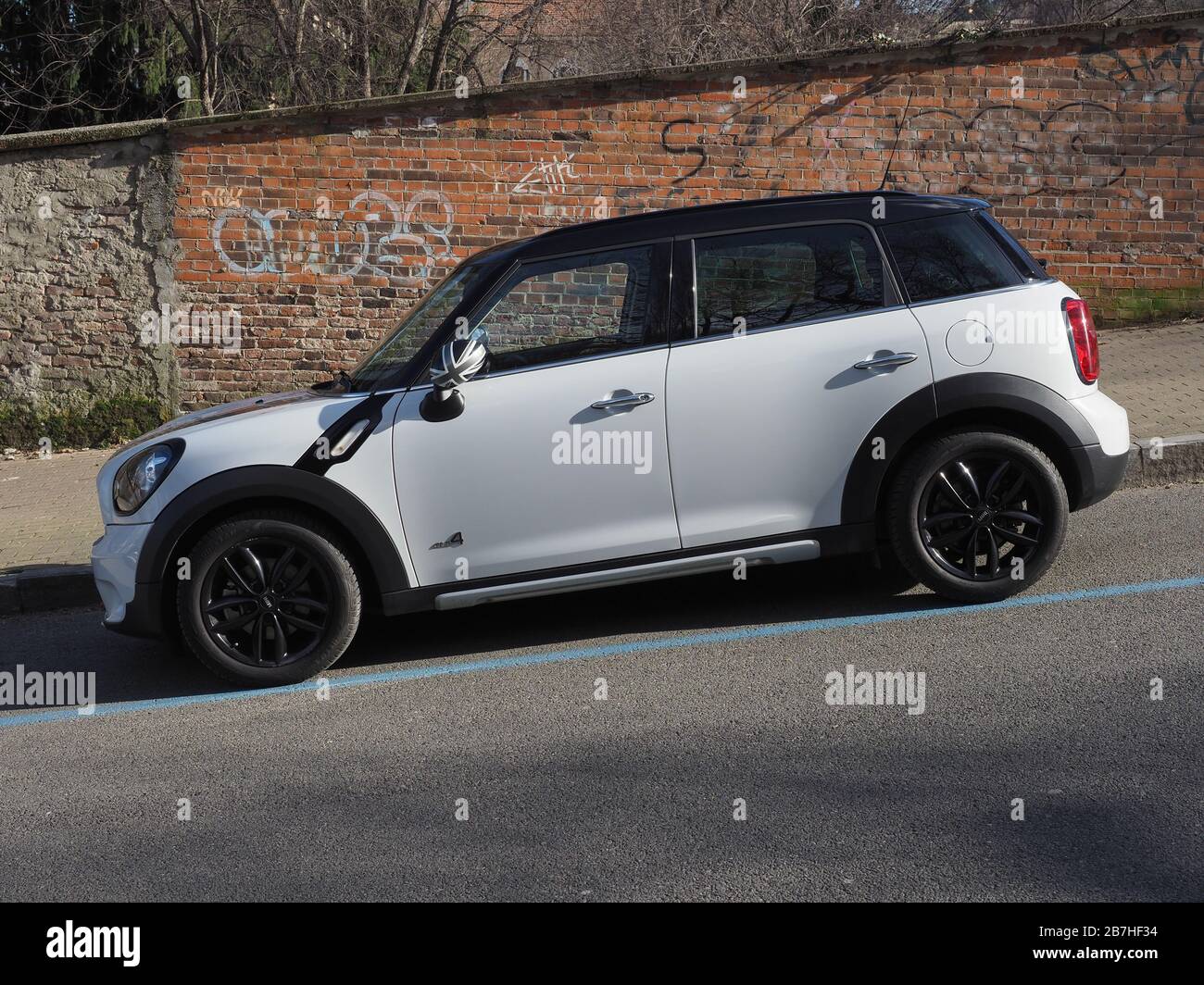 Mini car hi-res stock photography and images - Alamy