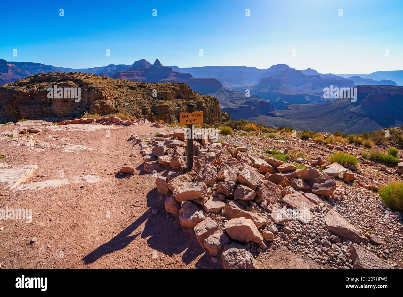 hiking the south kaibab trail at skeleton point in grand canyon ...