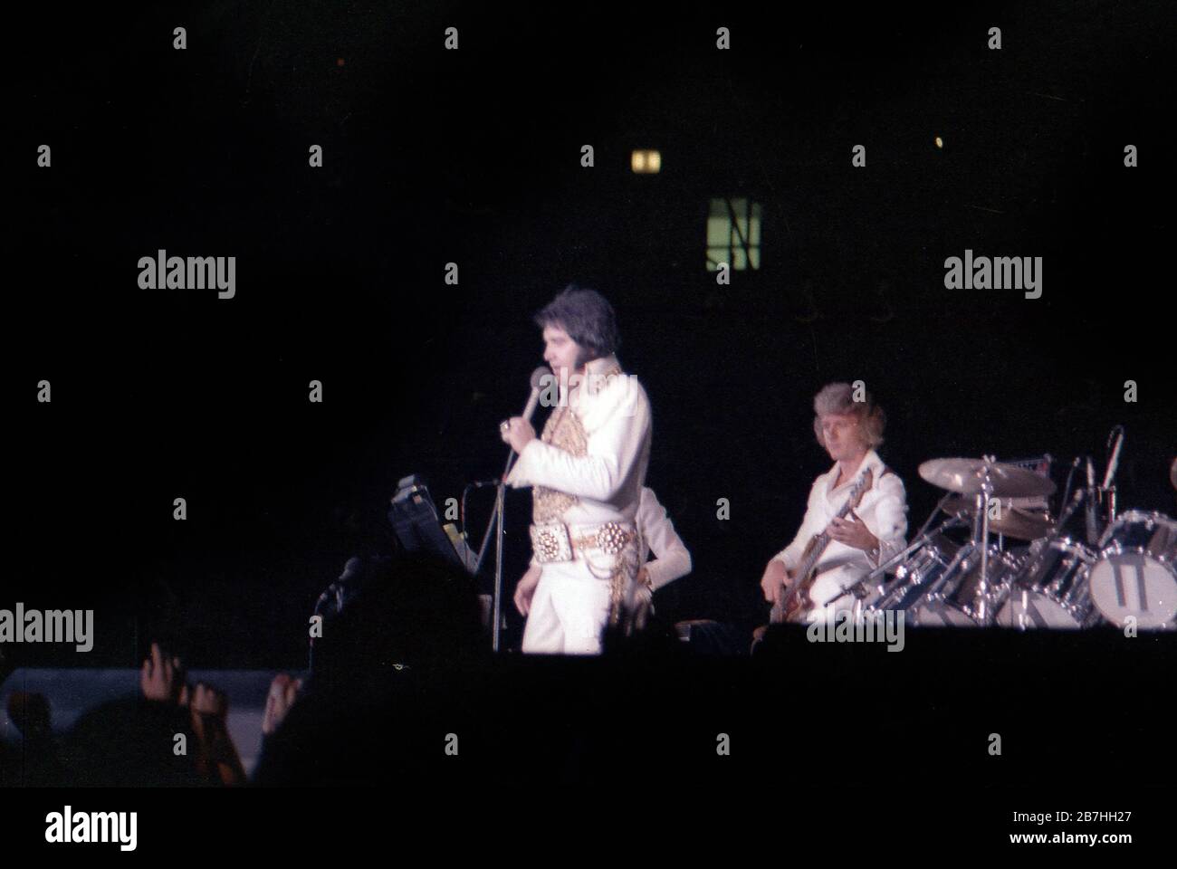 Elvis Presley 1977 Concert High Resolution Stock Photography and Images ...