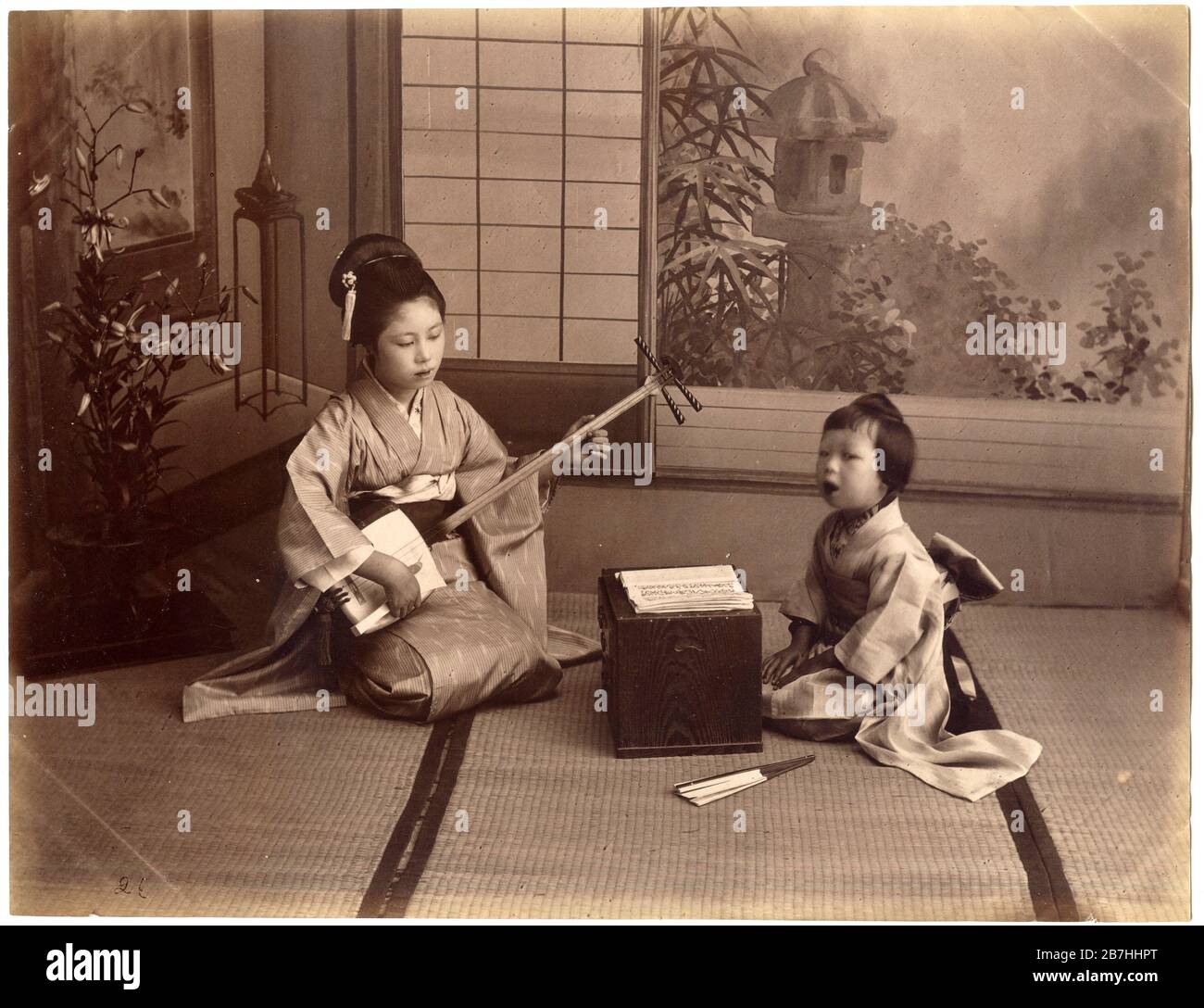 The samisen Cut Out Stock Images & Pictures - Alamy