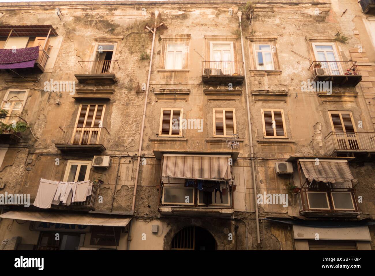 Old construction italy hi-res stock photography and images - Alamy