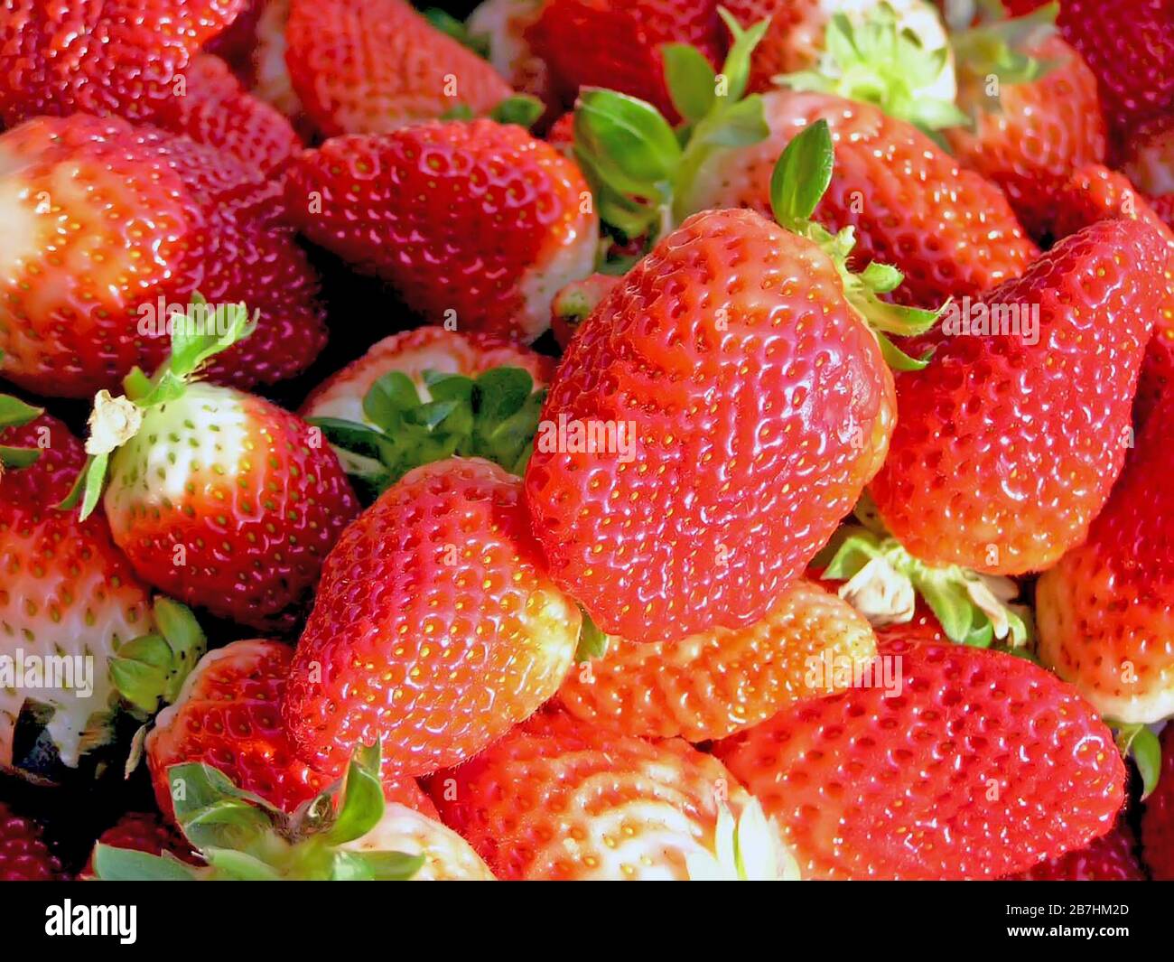 piles of fresh fruit strawberries Stock Photo - Alamy