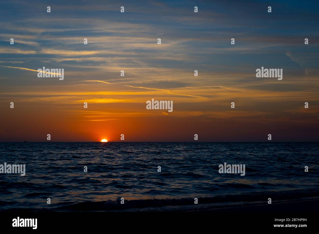 another spectacular sunset on Lido Beach on March break Stock Photo - Alamy
