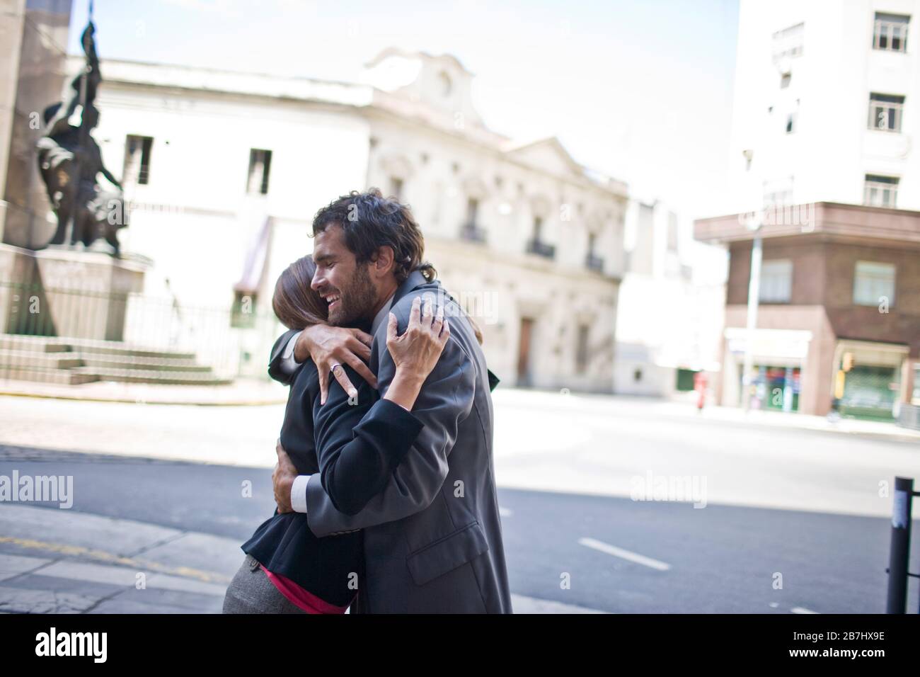 Couple tightly hugging hi-res stock photography and images - Alamy