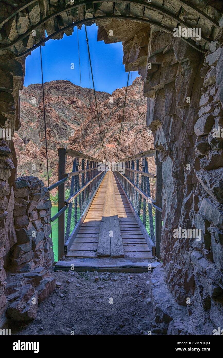 hiking the south kaibab trail at kaibab suspension bridge in grand ...