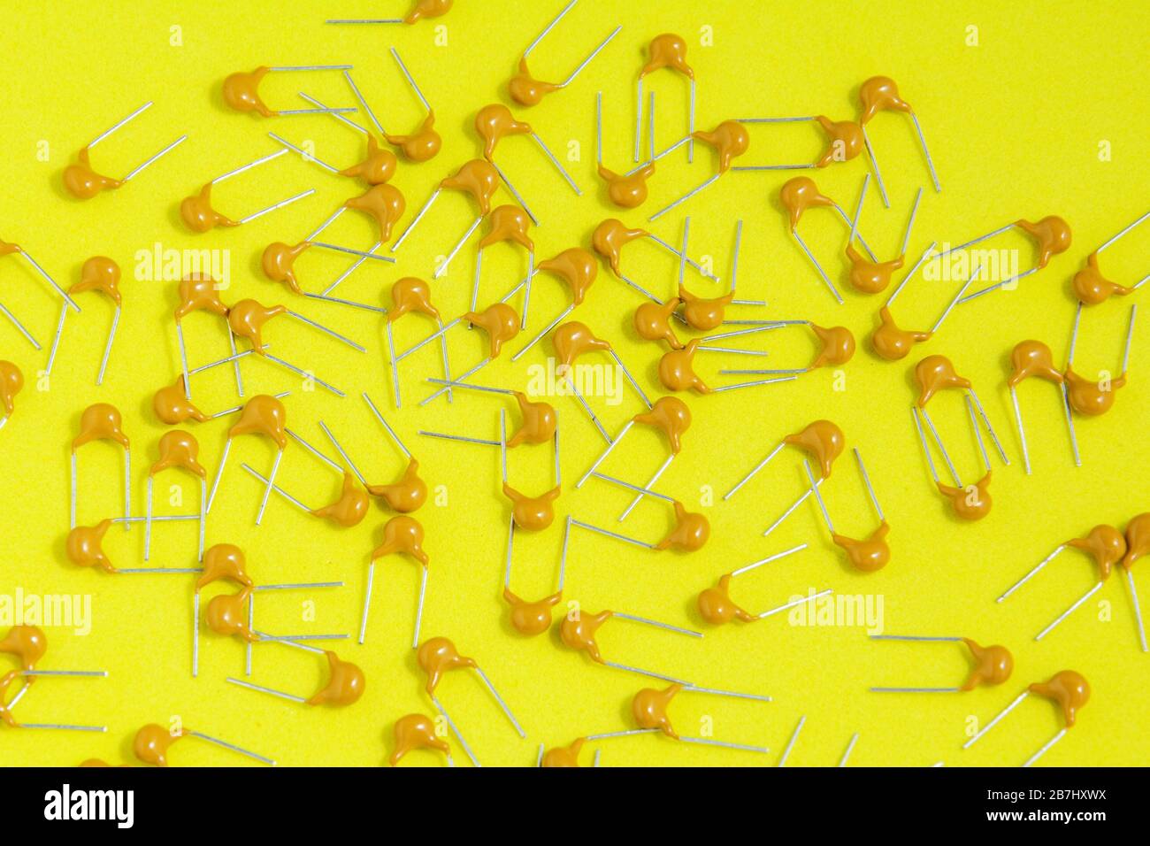 Electronic radio components, lots of ceramic tantalum capacitor on ...