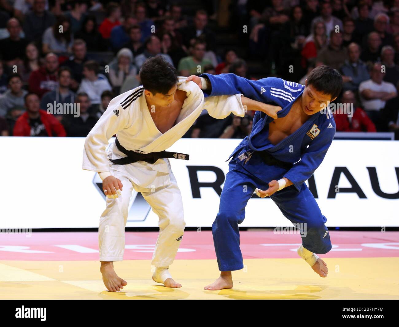 Paris, France - 08th Feb, 2020: Baul An for Korea (white) against ...