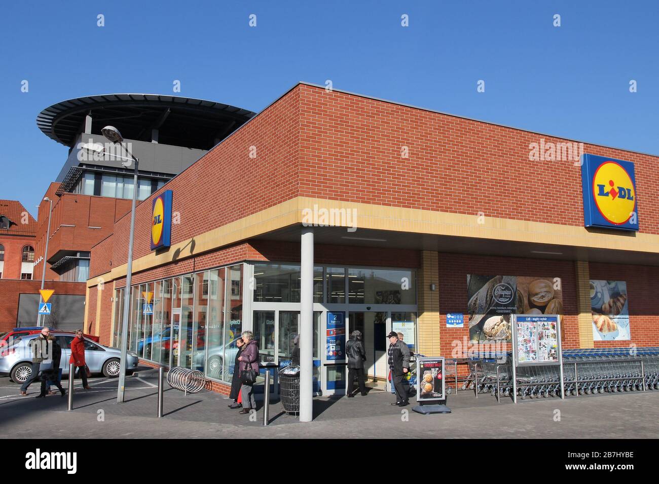 Lidl local shopping hi-res stock photography and images - Alamy