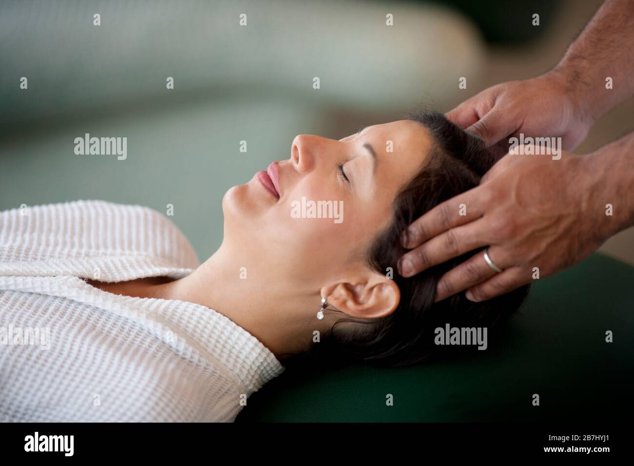 Young woman relaxes luxurious spa hi-res stock photography and images ...