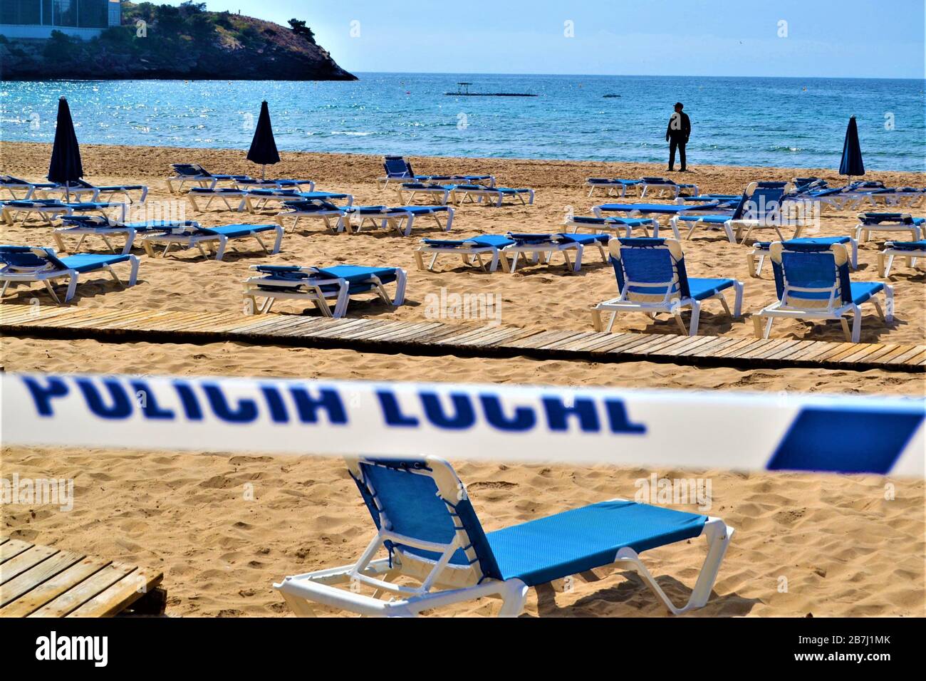 Benidorm Police clear Levante beach on Day 1 of Spanish Lockdown 14 ...