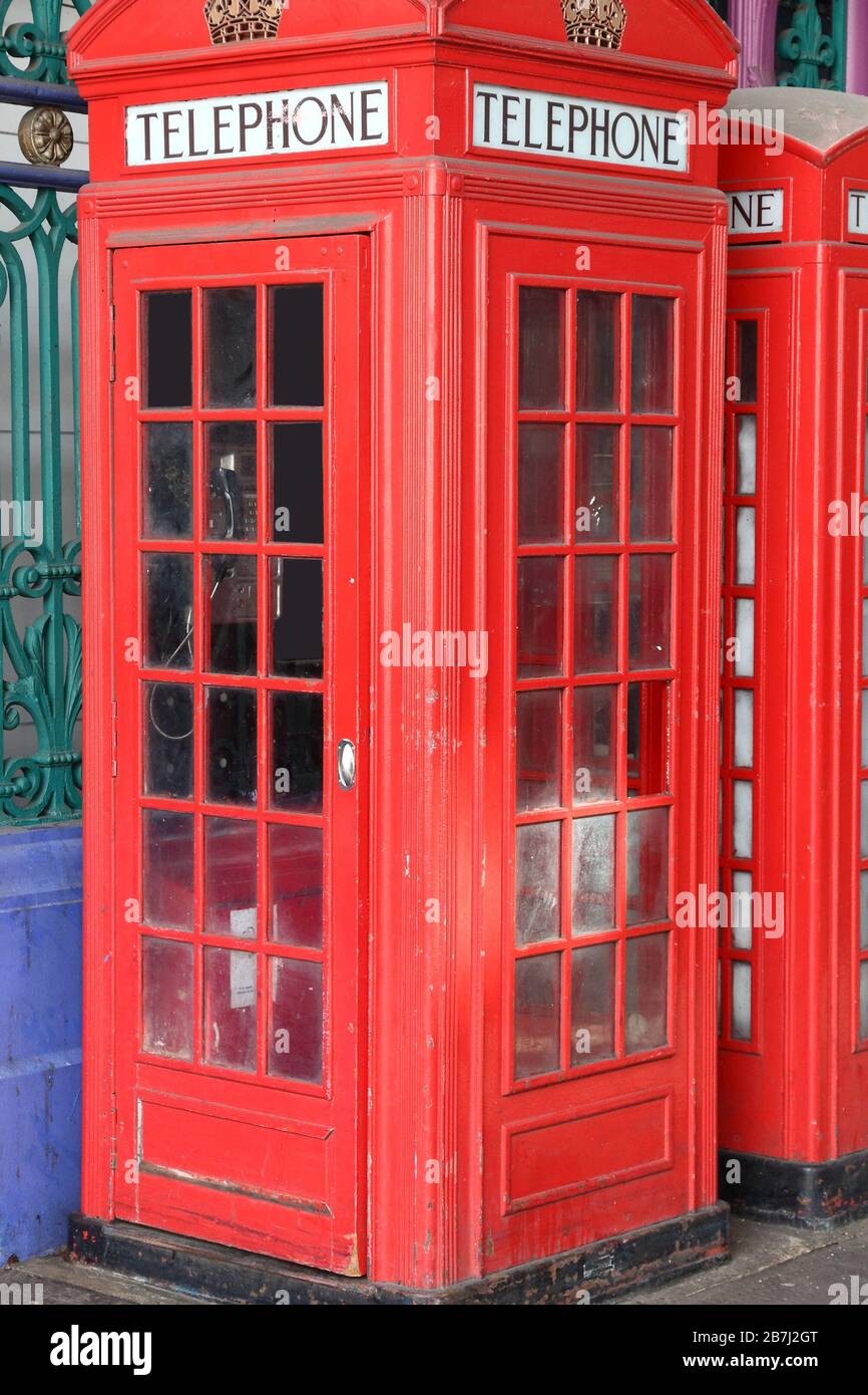 London red telephone - phone booths in England Stock Photo - Alamy