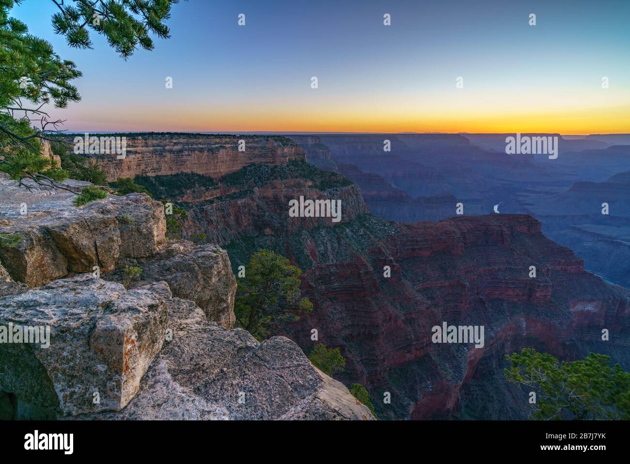 sunset at the hopi point in grand canyon national park in arizona in ...