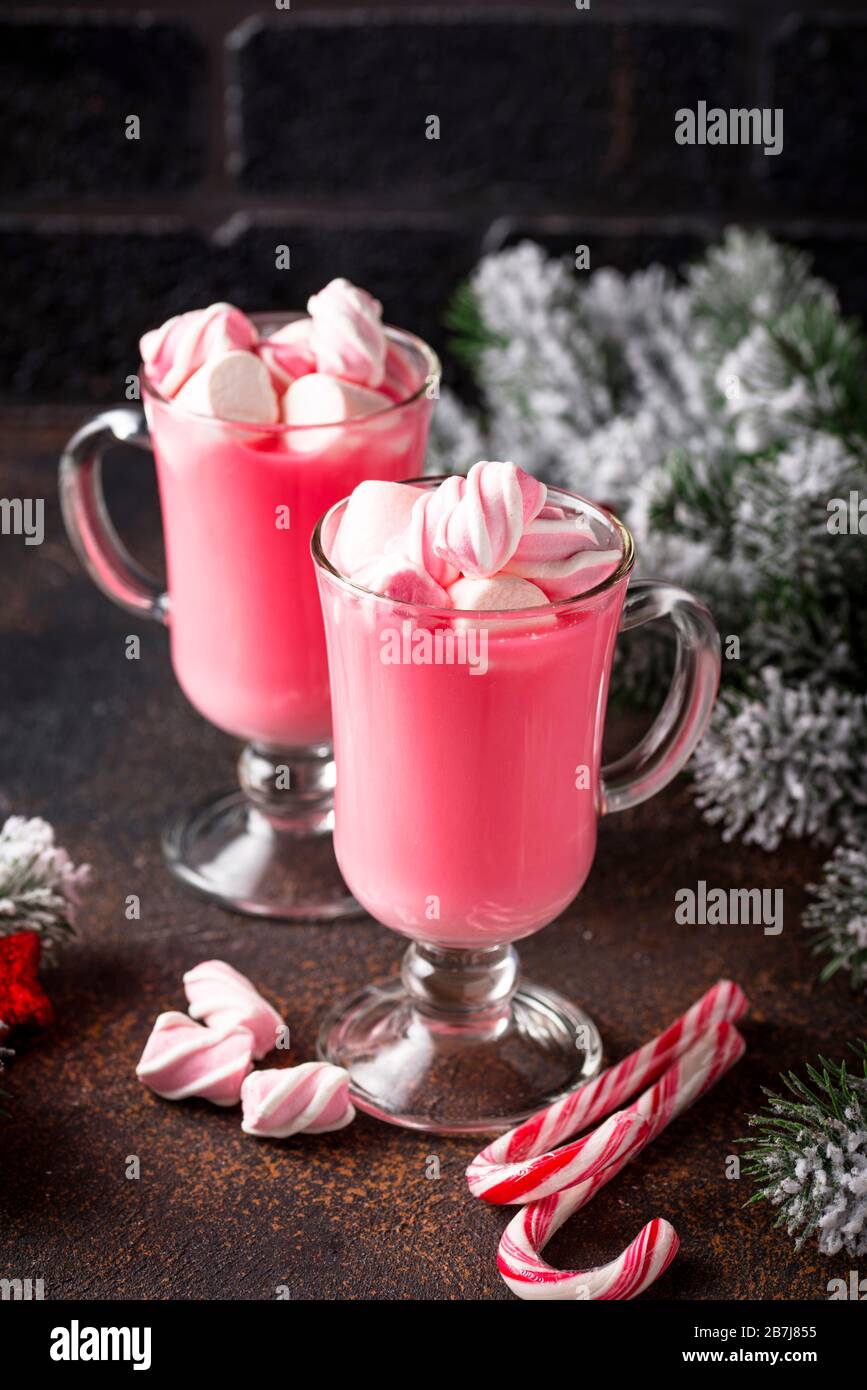 Ruby hot chocolate hi-res stock photography and images - Alamy