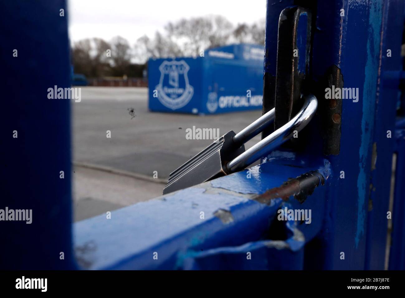 Goodison park everton crest hi-res stock photography and images - Alamy