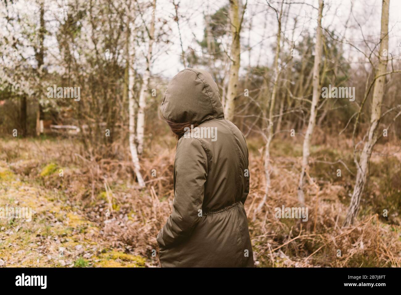 Walking in cold weather hi-res stock photography and images - Alamy