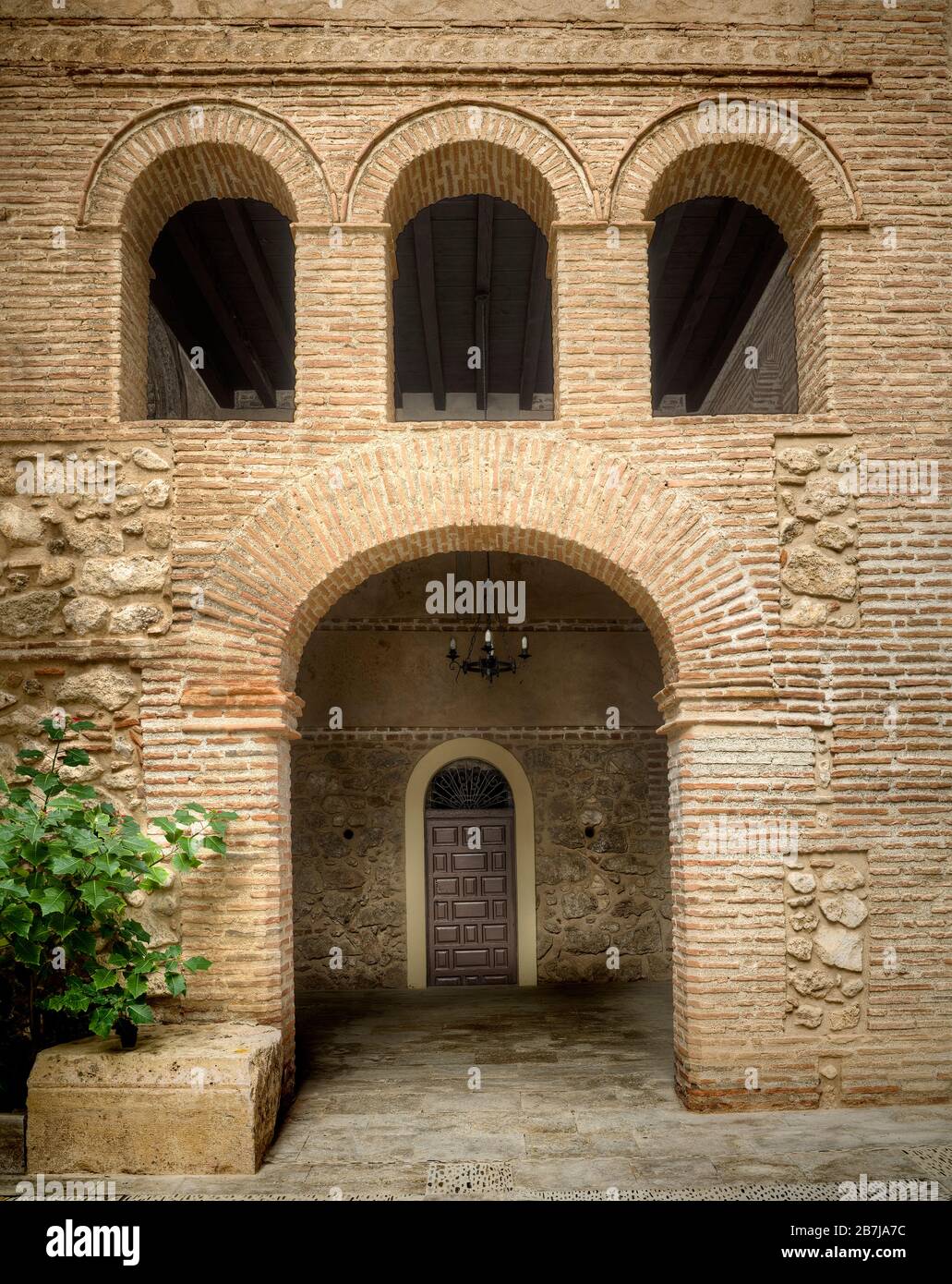 Cloistered nuns hi-res stock photography and images - Alamy