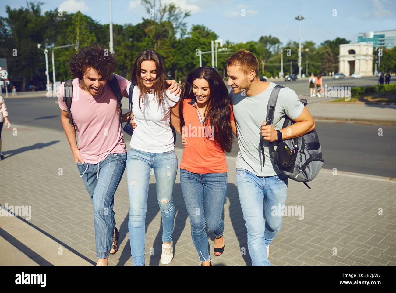 Young people go hi-res stock photography and images - Alamy