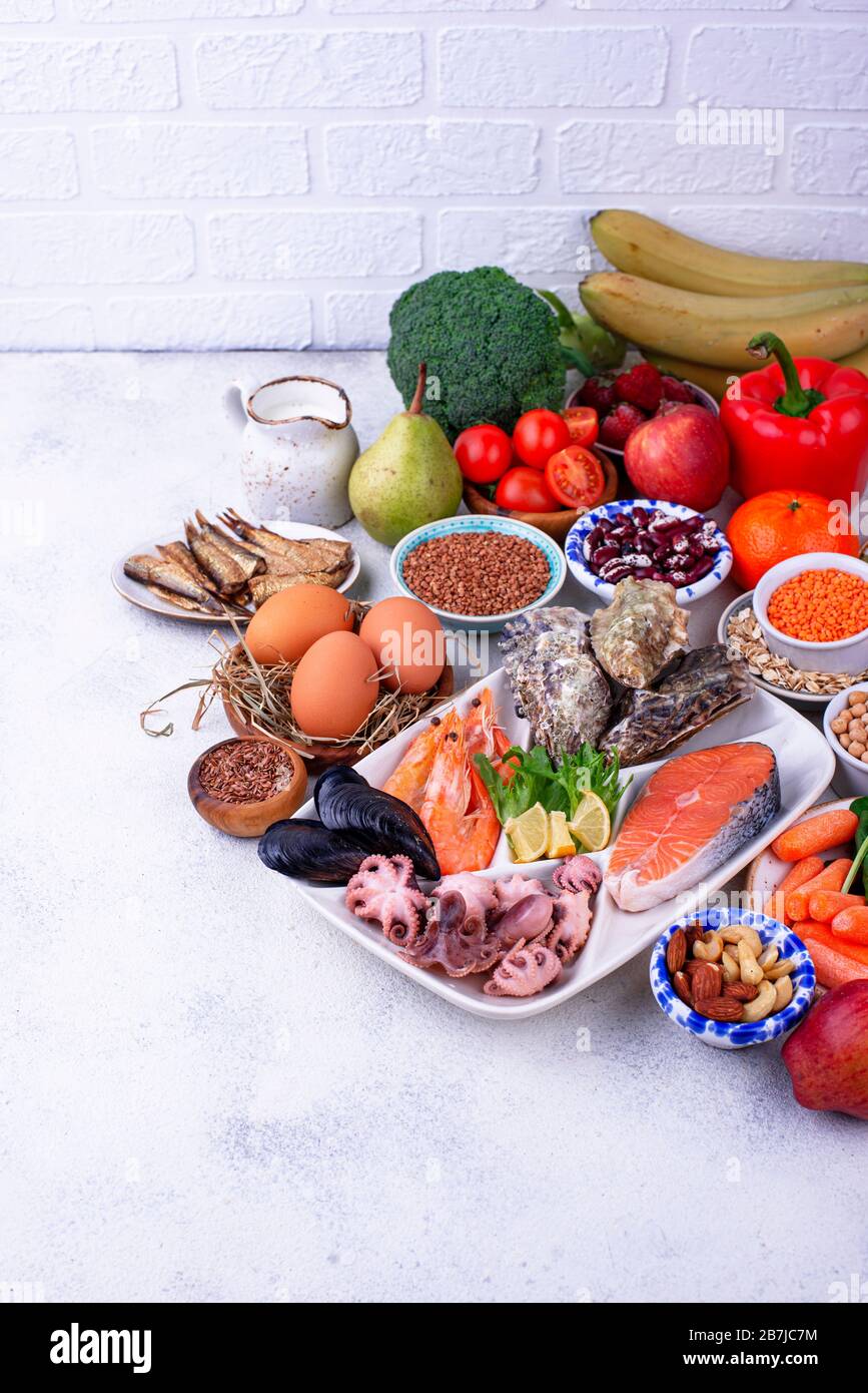 Pescetarian diet with seafood, fruit and vegetables Stock Photo - Alamy