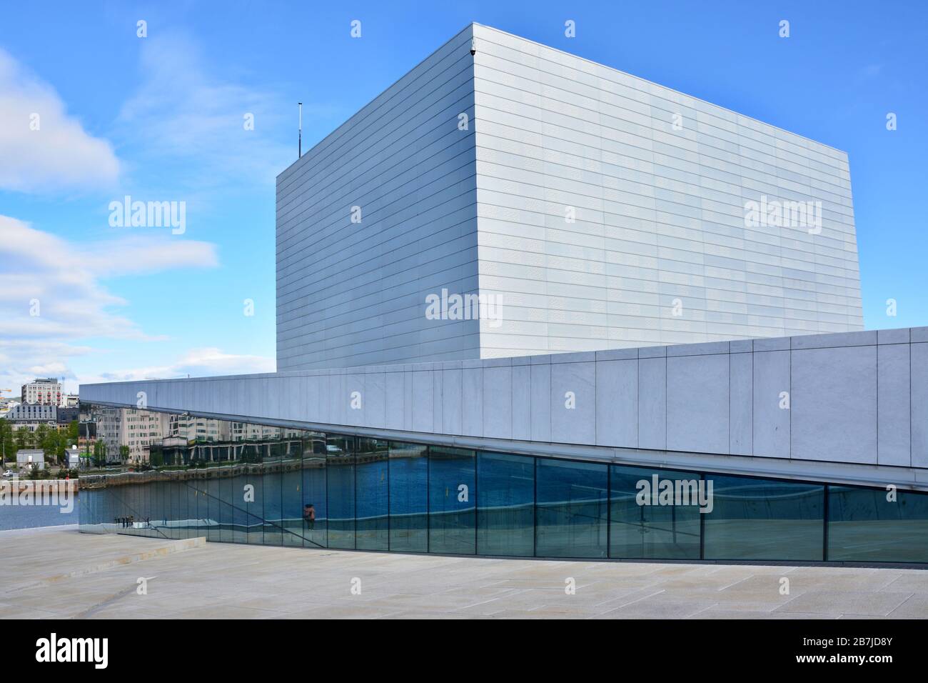 Opera building oslo hi-res stock photography and images - Alamy