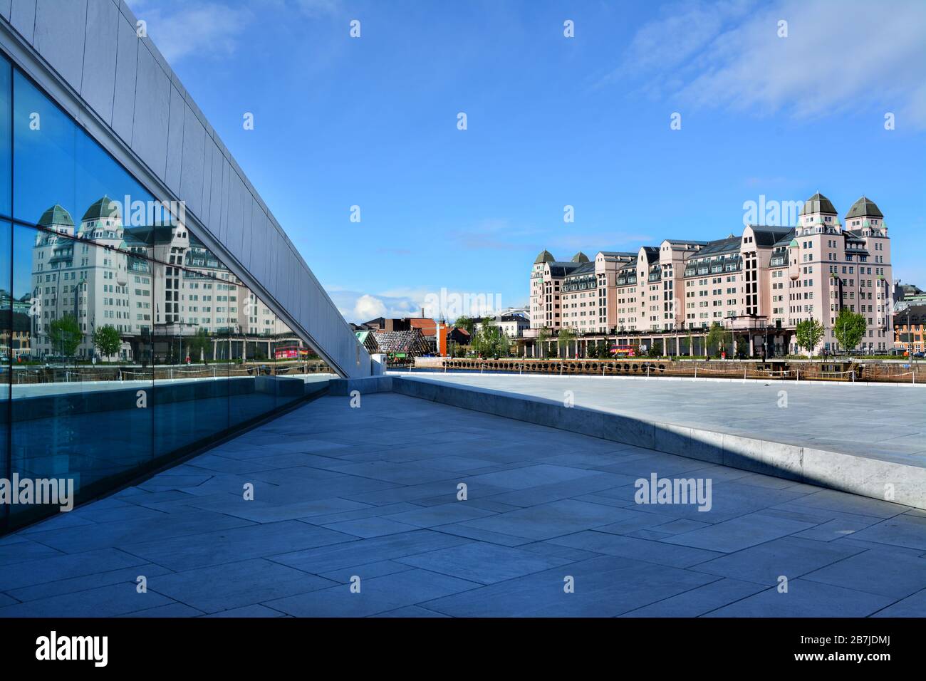 Opera building oslo hi-res stock photography and images - Alamy