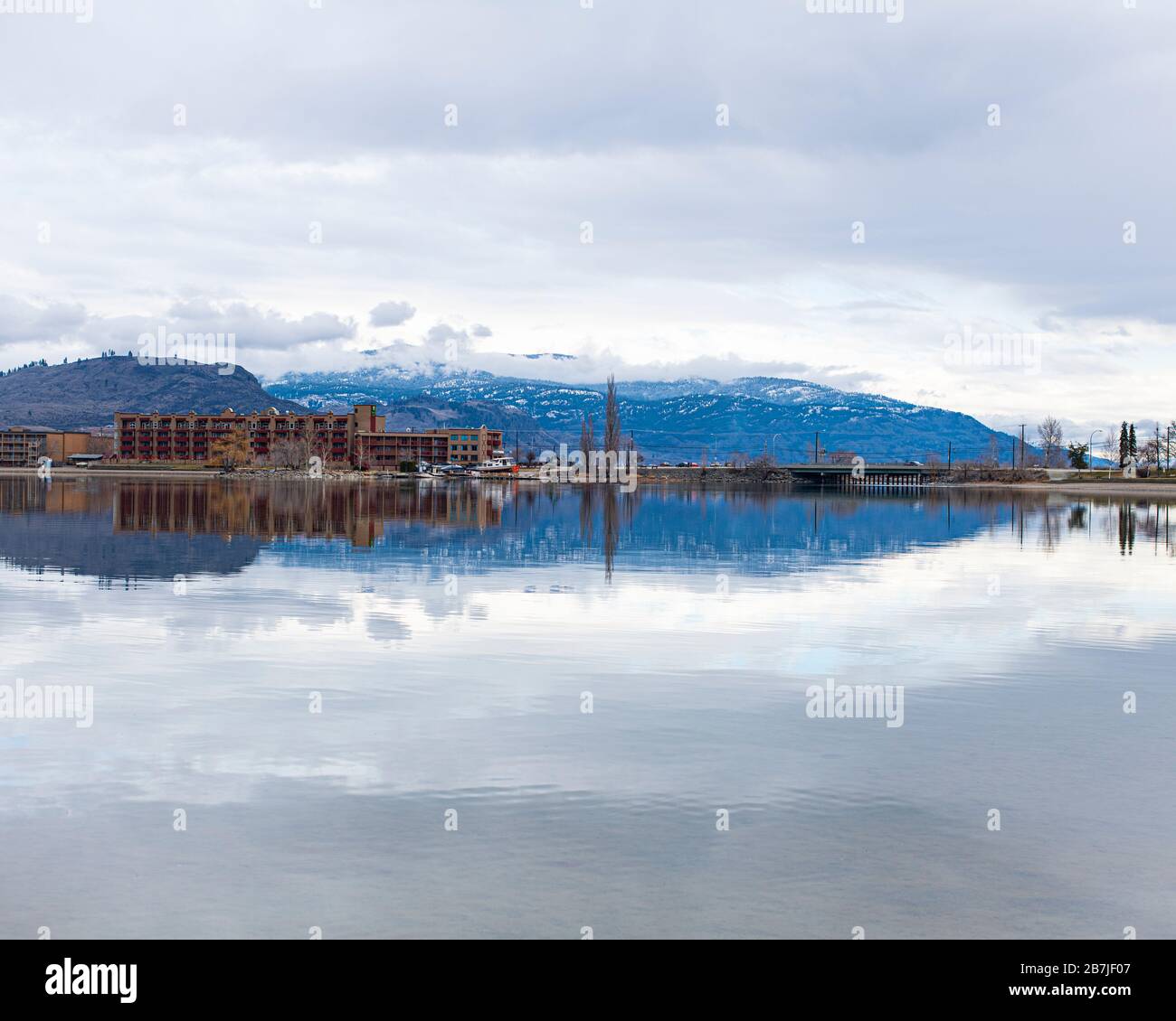 Osoyoos lake landscapes hi-res stock photography and images - Alamy