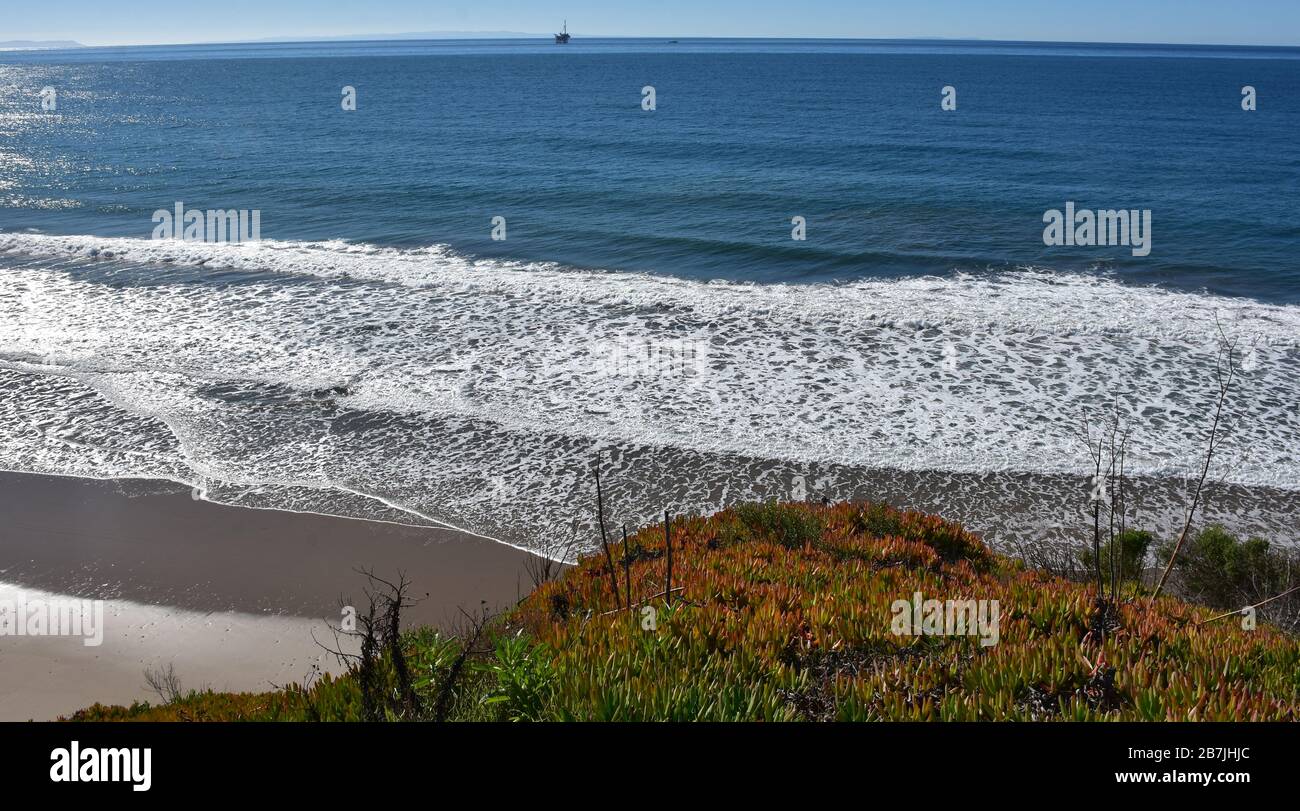 Stunning look down at the Pacific Ocean in California Stock Photo - Alamy