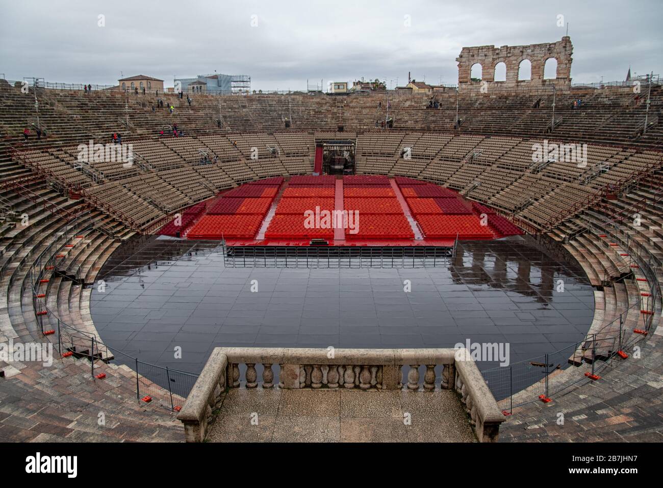 Arena di verona opera hi-res stock photography and images - Alamy