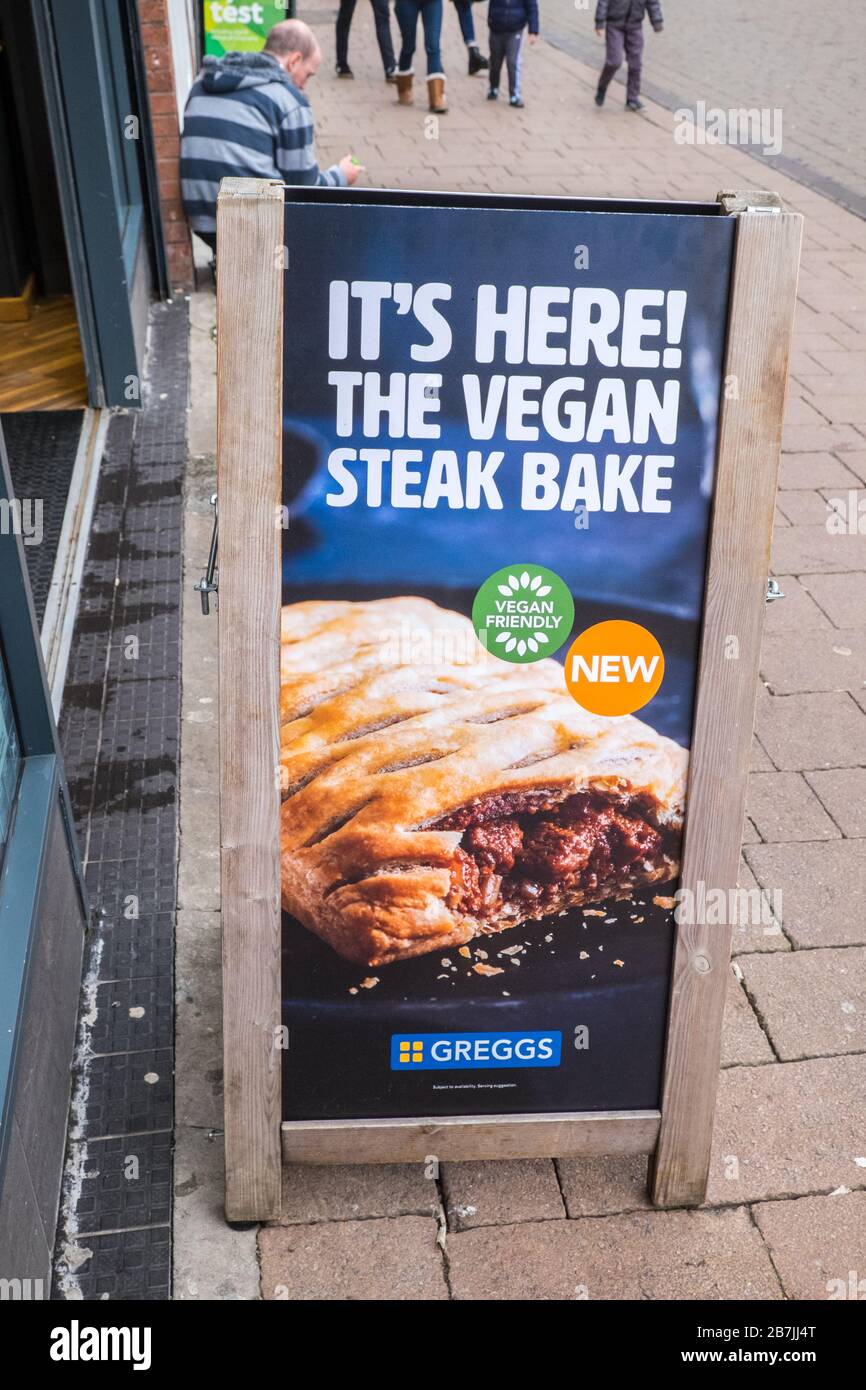 Greggs vegan steak bake hi-res stock photography and images - Alamy