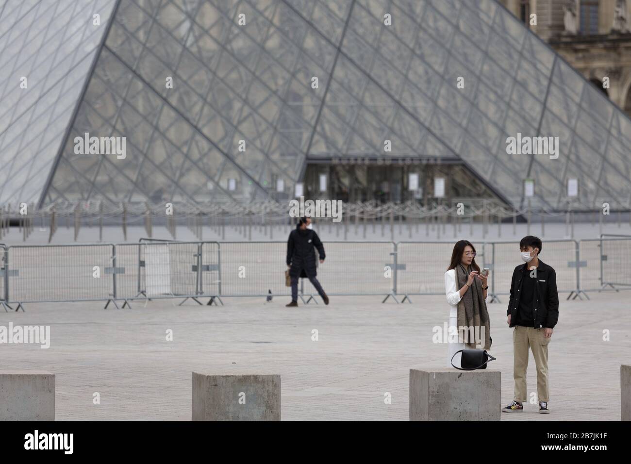 Empty louvre paris 2020 hi-res stock photography and images - Alamy