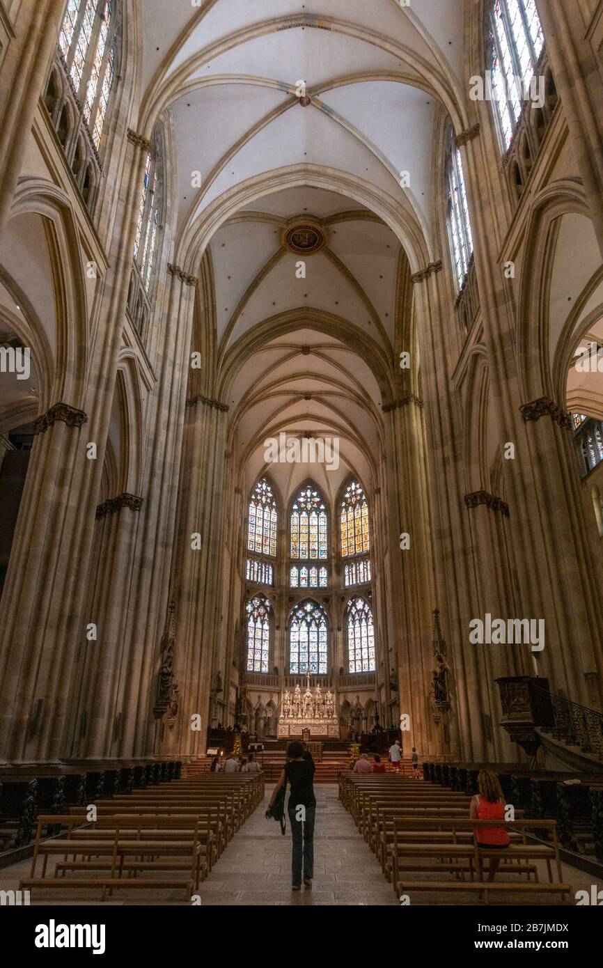 Central aisle and altar hi-res stock photography and images - Alamy