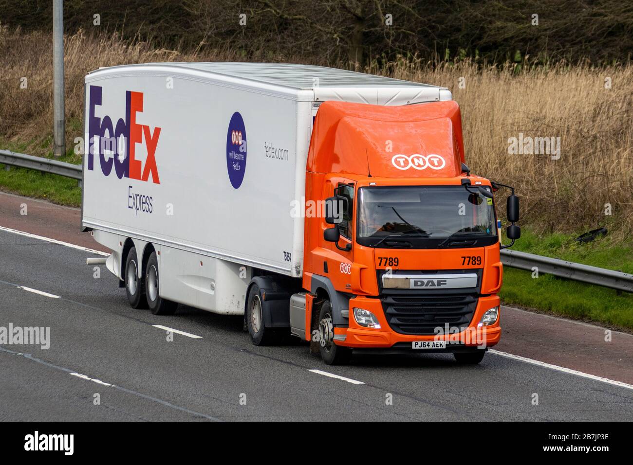 Fedex delivery vehicles hi-res stock photography and images - Alamy