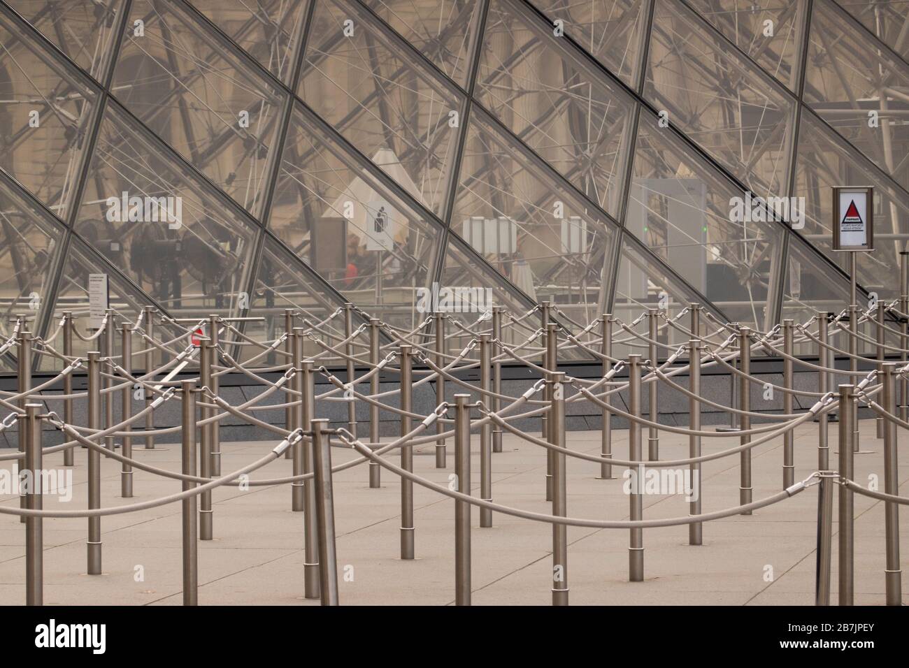 Louvre museum entrance sign paris hi-res stock photography and images ...