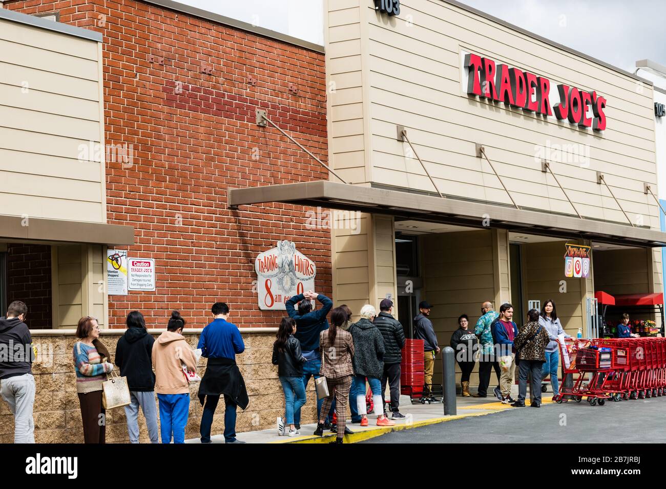 Shoppers wait hi-res stock photography and images - Alamy