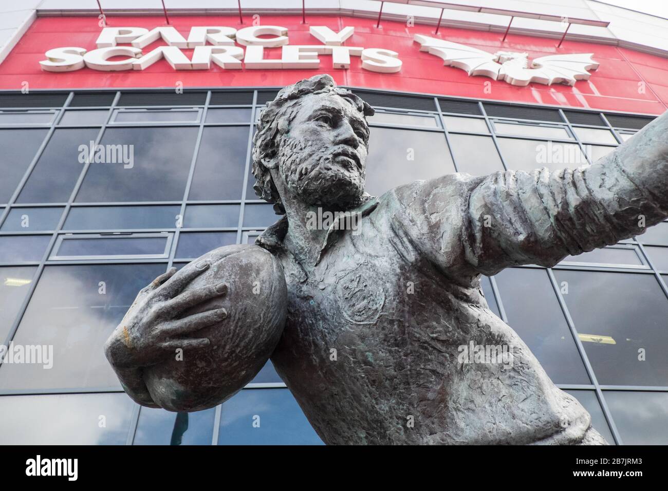 Bronze,statue,of,rugby,legend,the,late,Ray Gravell,outside,Parc Y ...