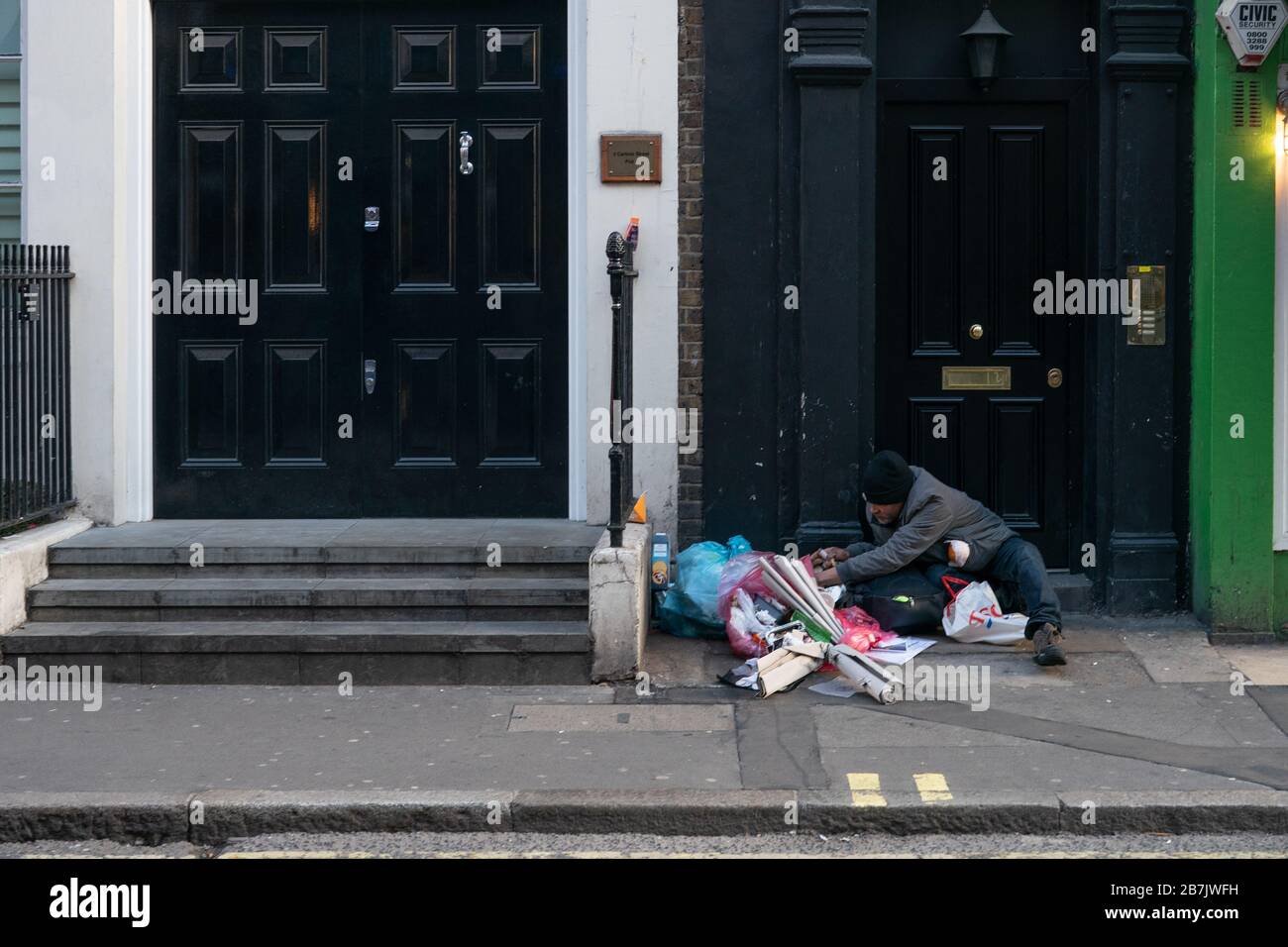 Homelessness in london hi-res stock photography and images - Alamy
