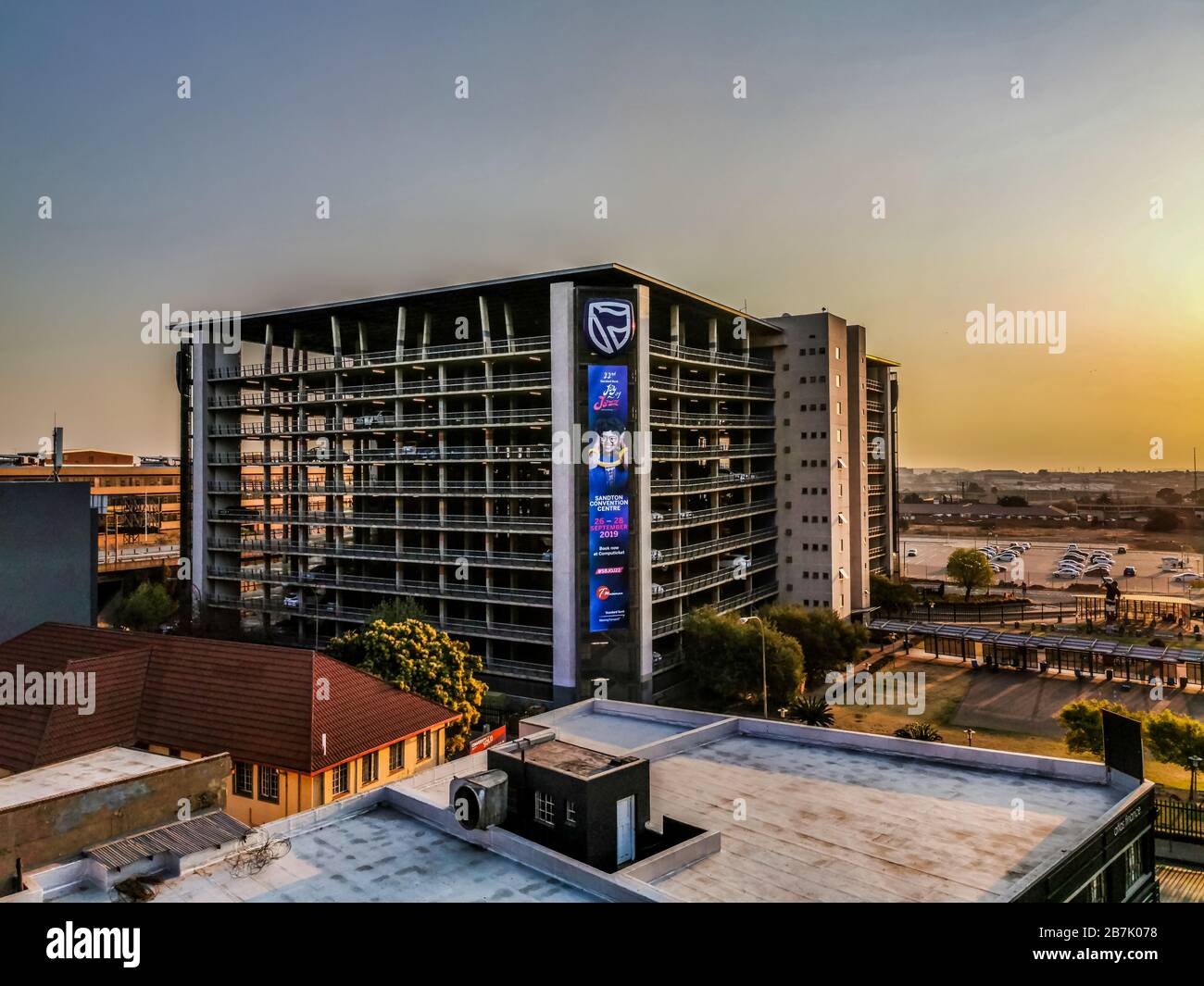 Beautiful and tall Standard bank buildings in Simmonds street Selby ...