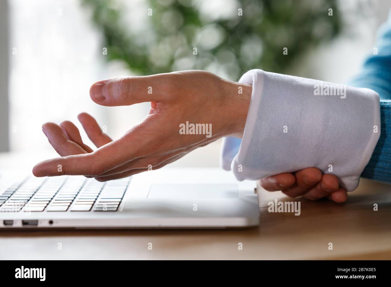 Carpal tunnel syndrome hi-res stock photography and images - Alamy