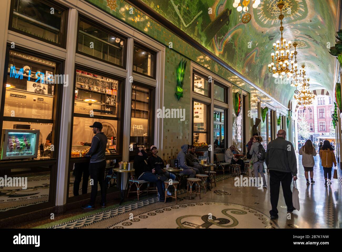 Shopping mall amsterdam hi-res stock photography and images - Alamy