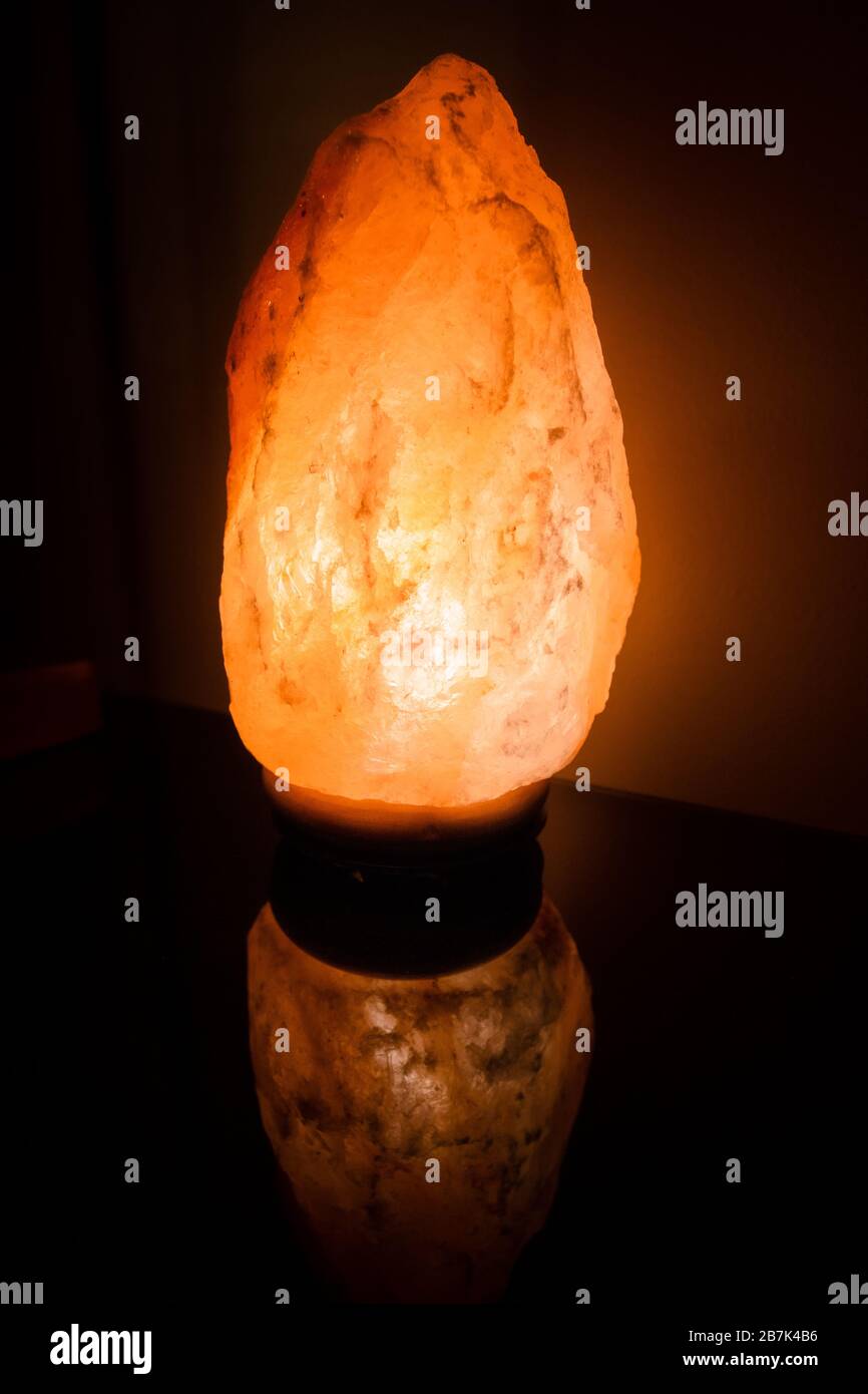 Himalayan salt lamp hi-res stock photography and images - Alamy