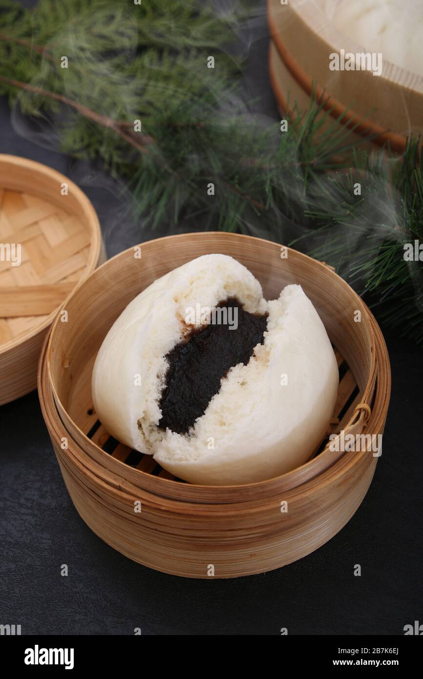 Red bean bun hi-res stock photography and images - Alamy